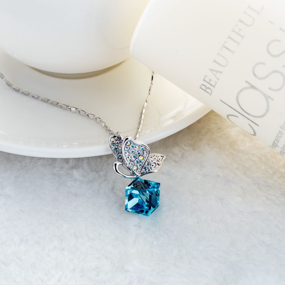 Must Have Simple Swarovski Element Pendant Necklace