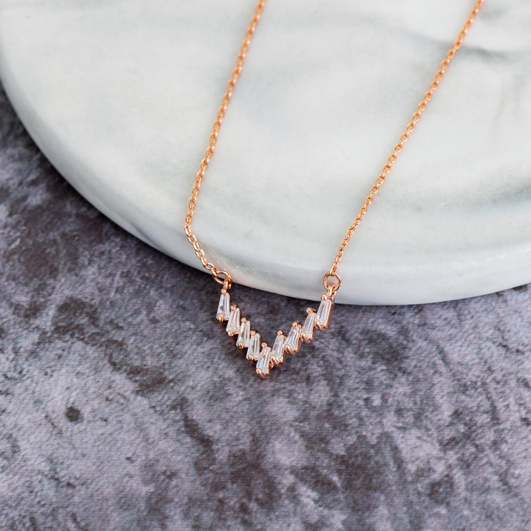 Impressive White Delicate Pendant Necklace with Low MOQ